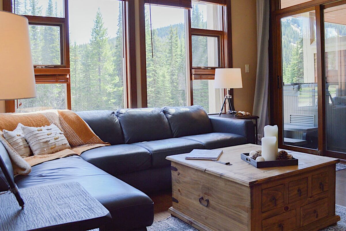 Stone's Throw Ski Lodging - Condo at Sun Peaks