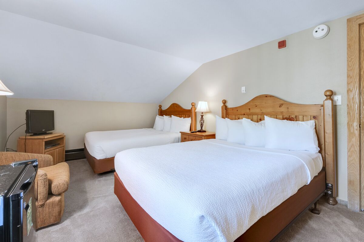 Spruce Lodge Ski Lodging - Condo at Copper Mountain